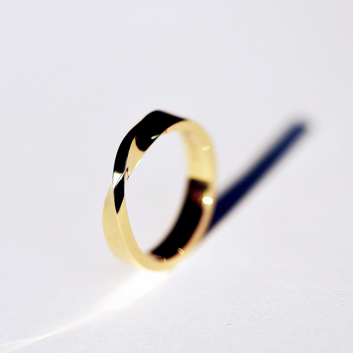 Mobius Strip Style Wedding Ring | HX Jewelry