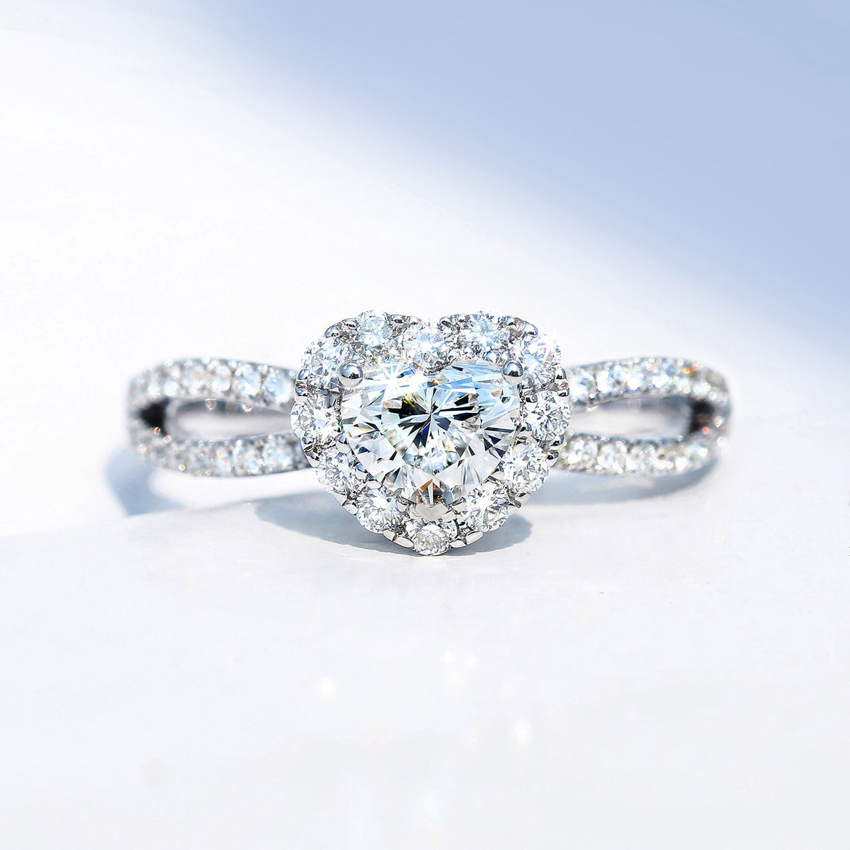 Heart Shape Split Shank Lab-Grown Diamond Halo Ring | HX Jewelry